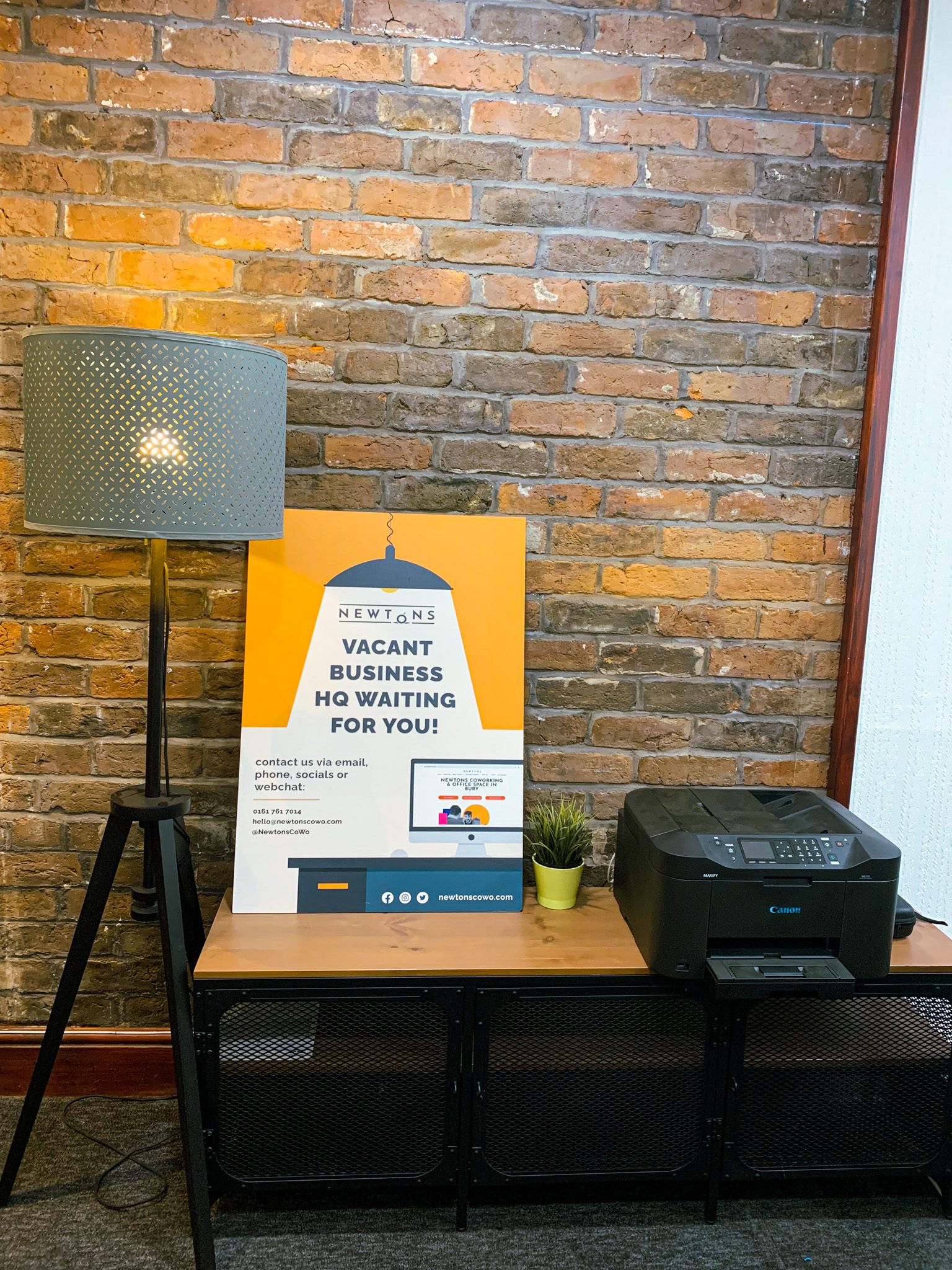 How To Decorate Your Office - Tips And Tricks For A Well Decorated Space